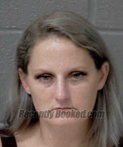 Recent Booking / Mugshot for AMY NICOLE MILLER in Mecklenburg County ...