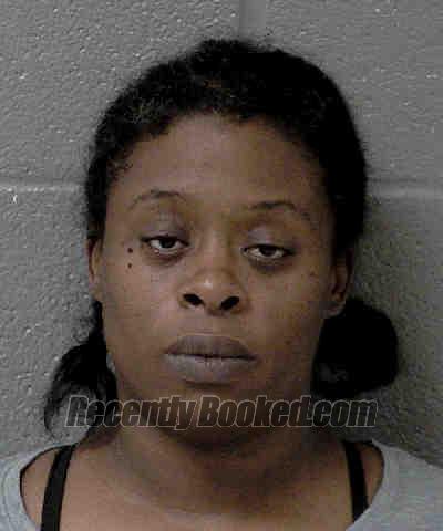 Recent Booking / Mugshot for SHARON DAVIS in Mecklenburg County, North ...