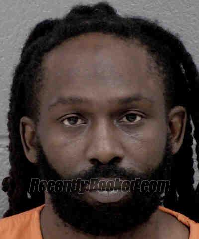 Recent Booking / Mugshot for DION MATTHEW EASTERLING in Mecklenburg County, North Carolina