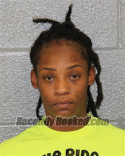 Recent Booking / Mugshot for TEMPESTT RENEE REESE in Mecklenburg County ...