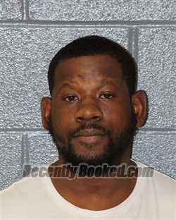 Recent Booking / Mugshot for JAMES DEANGELO HOWARD in Mecklenburg ...