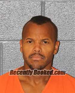 Recent Booking / Mugshot for TITUS ELDER REEVES in Mecklenburg County ...