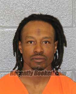 Recent Booking / Mugshot for WALTER LAMONT BARRINGER in Mecklenburg ...