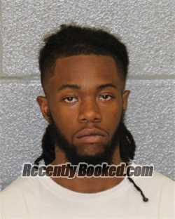 Recent Booking / Mugshot for QUADARIUS DEMONTRAE MOORE in Mecklenburg ...