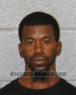 Recent Booking / Mugshot for JUSTIN EMANUEL WALLACE in Mecklenburg ...