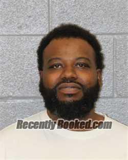 Recent Booking / Mugshot for DONTAVIUS YOUNG in Mecklenburg County ...
