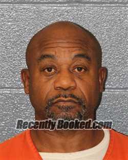 Recent Booking / Mugshot for DERRICK EVERETT in Mecklenburg County ...