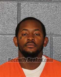Recent Booking / Mugshot for DONTA LAMONT ROBINSON in Mecklenburg ...