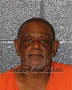 Recent Booking / Mugshot for BOBBY EUGENE DAVIS in Mecklenburg County ...