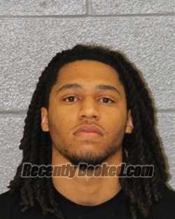 Recent Booking / Mugshot for DARIEN RAY HAYES in Mecklenburg County ...