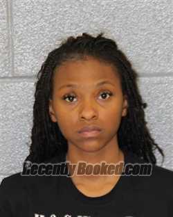 Recent Booking / Mugshot for ZANIYA DANASHA HOWARD in Mecklenburg ...