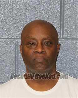 Recent Booking / Mugshot for ALVIN BERNARD TRUESDALE in Mecklenburg ...