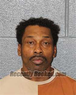 Recent Booking / Mugshot for DEVONE ROBINSON in Mecklenburg County ...
