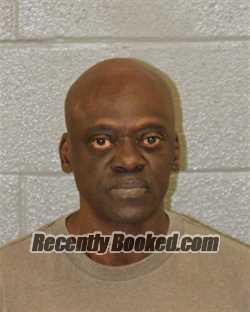 Recent Booking / Mugshot for DWAYNE ROBINSON in Mecklenburg County ...