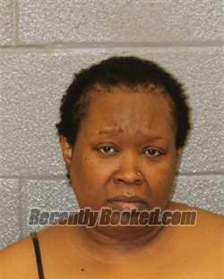 Recent Booking / Mugshot for VERONICA LENETTE HARRIS in Mecklenburg ...
