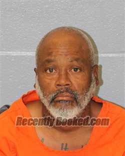 Recent Booking / Mugshot for KENNETH RAY ELLIOTT in Mecklenburg County ...
