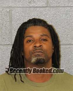 Recent Booking / Mugshot for QUENTIN TREMAINE DOUGLAS in Mecklenburg County, North Carolina
