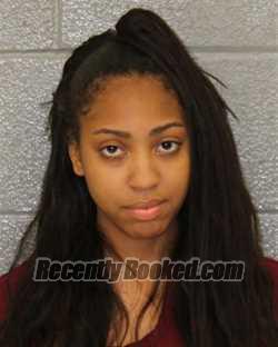 Recent Booking / Mugshot for ANTINEA TAMARA MARTIN in Mecklenburg ...