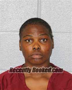 Recent Booking / Mugshot for DAYSIA TASHIA EDWARDS in Mecklenburg ...