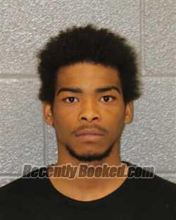 Recent Booking / Mugshot for QUINTREZ LAROY SMITH in Mecklenburg County ...