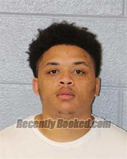 Recent Booking / Mugshot for RAHMEL DEANGELO MIXON in Mecklenburg ...