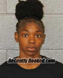 Recent Booking / Mugshot for ZARIYAH RIVERS in Mecklenburg County ...