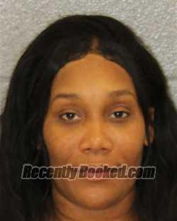 Recent Booking / Mugshot for TAQUISHA AYAHNA HUNTER in Mecklenburg ...