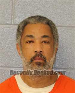 Recent Booking / Mugshot for VICTOR ROBERTS in Mecklenburg County ...