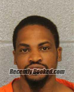 Recent Booking / Mugshot for DECOREAN T'WAN GRISSOM in Mecklenburg ...