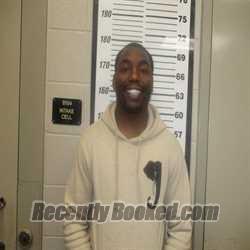 Recent Booking / Mugshot for CHRISTOPHER TRELONNIE EVERETTE in ...
