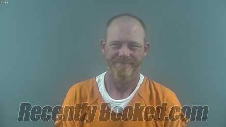 Recent Booking / Mugshot for DANIEL RAY HARGIS in Warren County, Kentucky