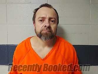 Recent Booking / Mugshot for MICHAEL WAYNE SLYE in Woodford County ...