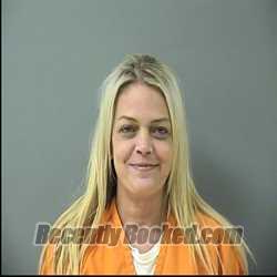 Recent Booking / Mugshot for ERIN JEAN LINN in Benton County, Minnesota