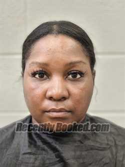 Recent Booking / Mugshot for SHATELA RENEE CARSON in Rutherford County ...