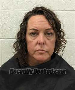 Recent Booking / Mugshot for ERIN ELIZABETH ESAU in Rutherford County ...