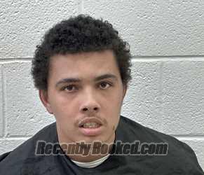 Recent Booking / Mugshot for DONTAVIUS DASHAUN THOMAS in Rutherford ...