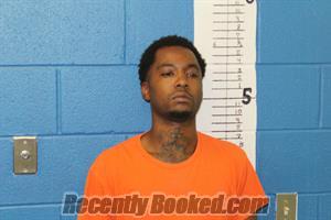 Recent Booking / Mugshot for TRADAVIOUS NICHOLAS VALENTINE in Calhoun ...