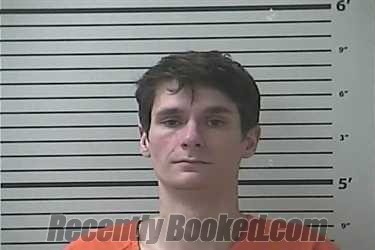 Recent Booking / Mugshot for MATTHEW TAYLOR LOTT in Hancock County ...
