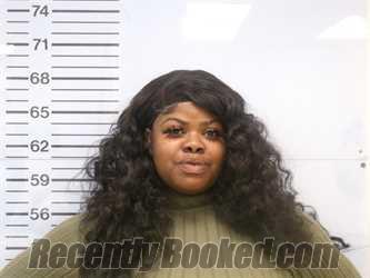 Recent Booking / Mugshot for DARIYON MONYA BASKIN in Lafayette County ...