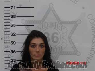 Recent Booking / Mugshot for DANIELLE FAITH DEATON in Lafayette County ...