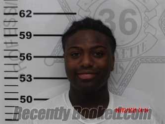 Recent Booking / Mugshot for GLENDARIUS DEVON MALONE in Lafayette ...