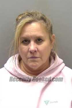 Recent Booking / Mugshot for SUSAN KATHERINE DERR in Buchanan County ...