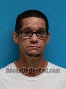 Recent Booking / Mugshot for TRAVIS UNDERWOOD in Cape Girardeau County ...