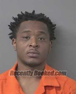 Recent Booking / Mugshot for DARIUS LAMONT HINNANT in Wilson County ...