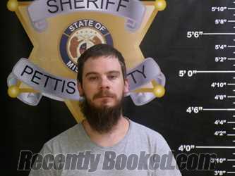 Recent Booking / Mugshot for KYLE HENLEY in Pettis County, Missouri