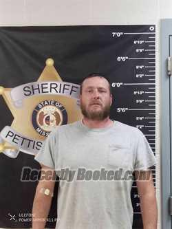Recent Booking / Mugshot for DERRICK RANK in Pettis County, Missouri