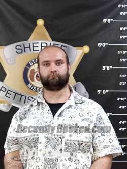Recent Booking / Mugshot for CODY RIORDAN in Pettis County, Missouri