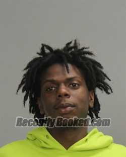 Recent Booking / Mugshot for QUANTARIUS DEVAULT in Brazos County, Texas