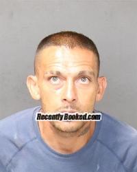 Recent Booking / Mugshot for Luis Chavez in Bernalillo County, New Mexico