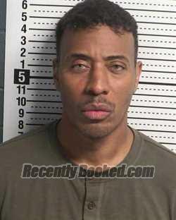 Recent Booking / Mugshot for TROY WASHINGTON in Dona Ana County, New Mexico